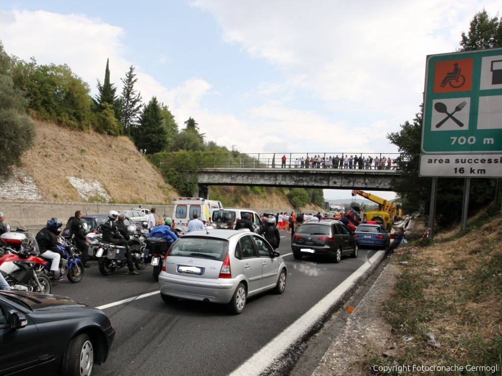 A1, lunghe code a causa di un veicolo in avaria A1, lunghe code a causa di un veicolo in avaria