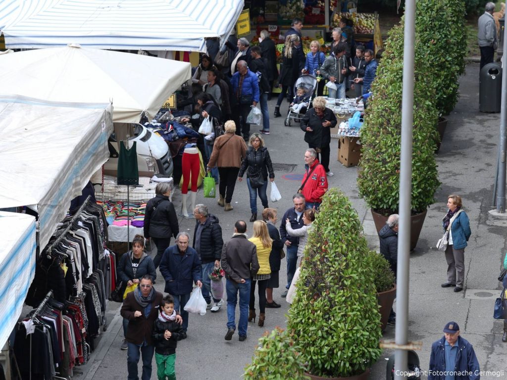 Fiere, domenica di mercati straordinari: gli appuntamenti Fiere, domenica di mercati straordinari: gli appuntamenti
