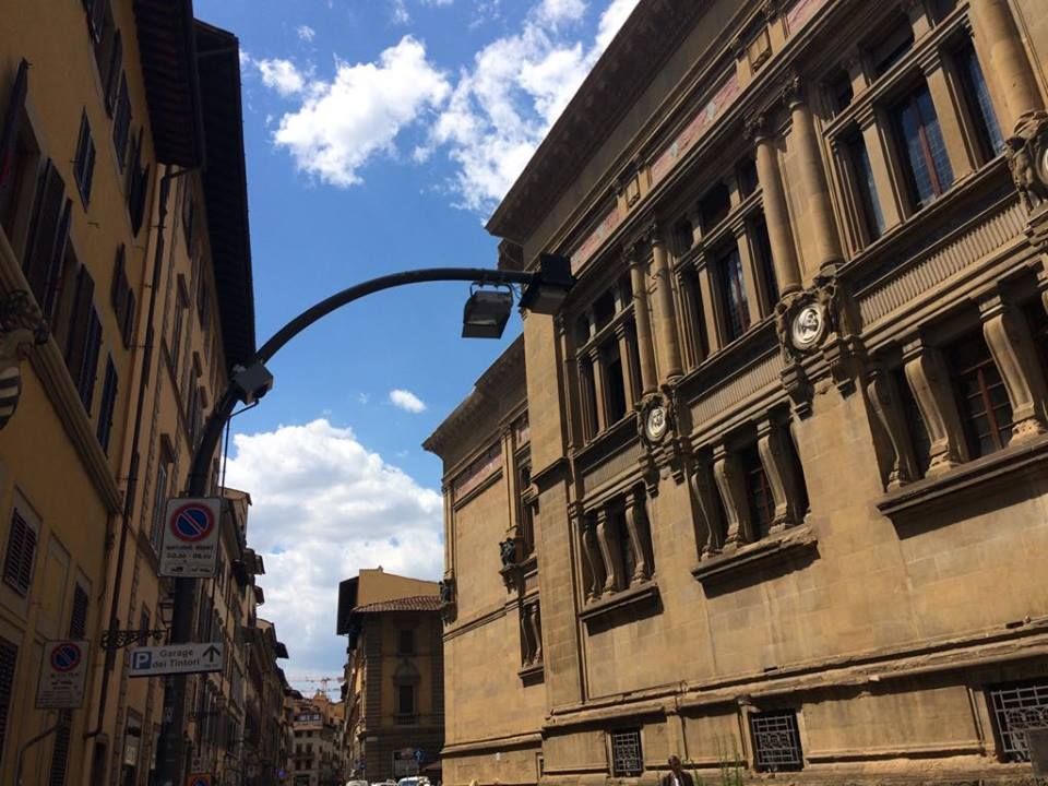 Firenze, lavori per un nuovo varco ztl in lungarno Corsini