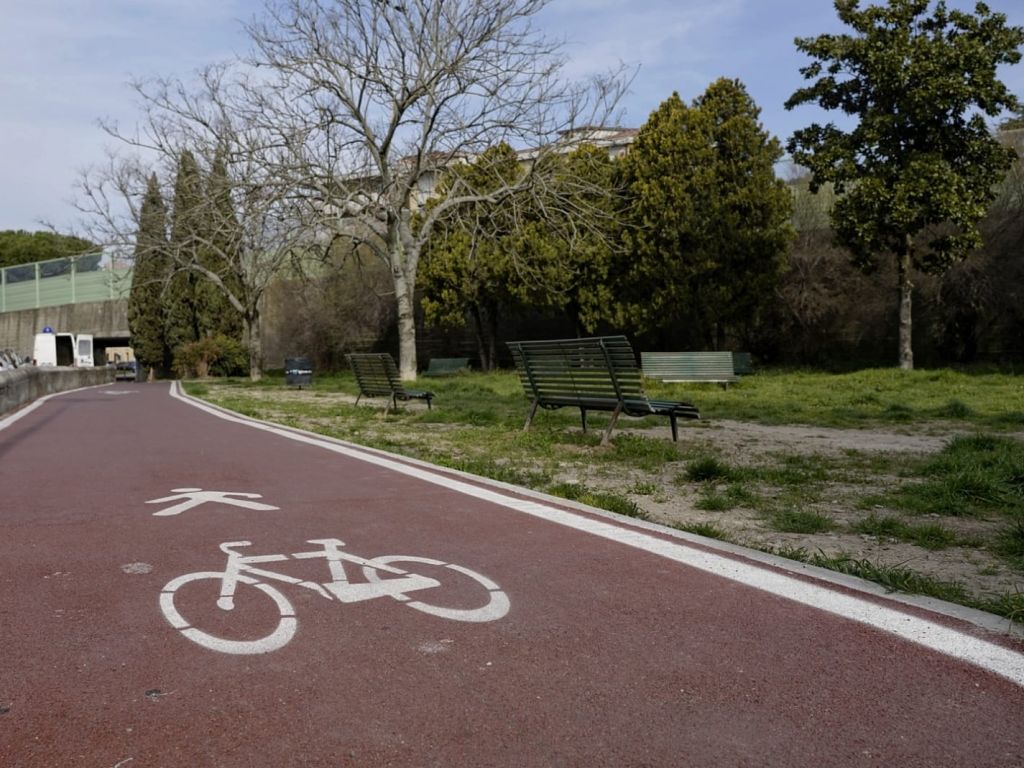 Firenze, inaugurata la nuova pista ciclabile di via Lunga