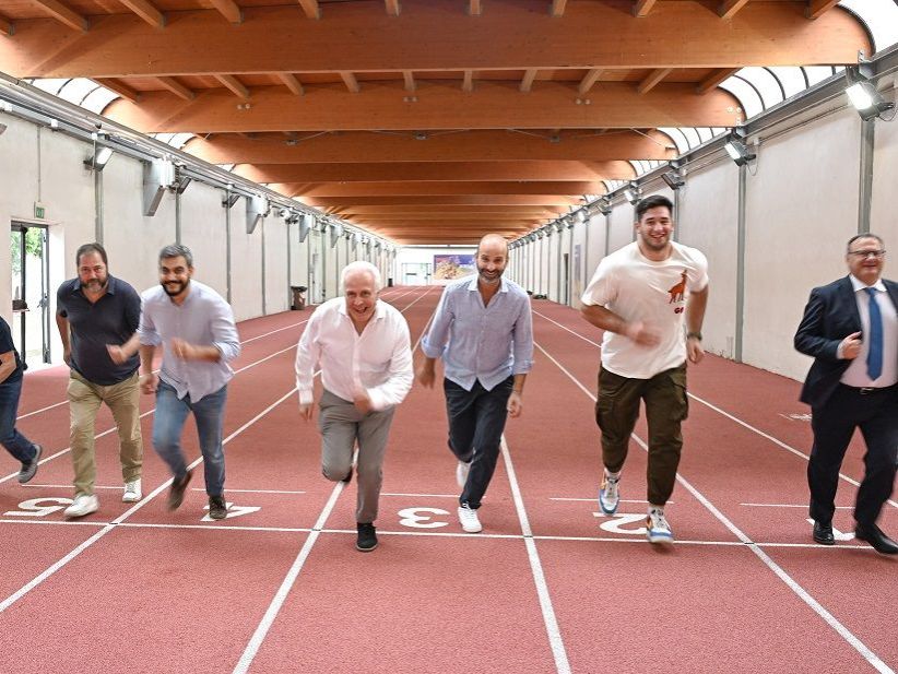 Firenze, inaugurata la nuova pista al coperto dello stadio di atletica ...