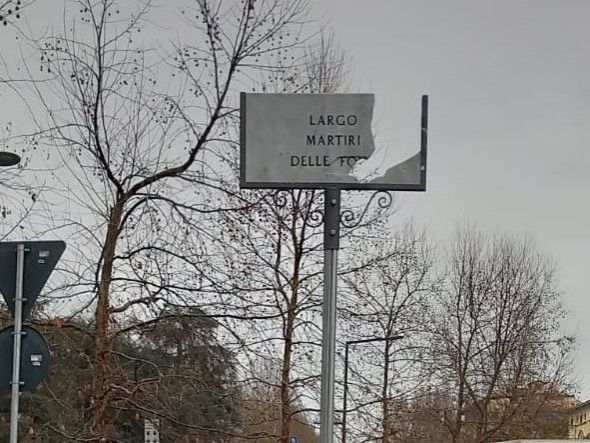 Firenze, rotta nuovamente la targa in memoria delle vittime delle foibe
