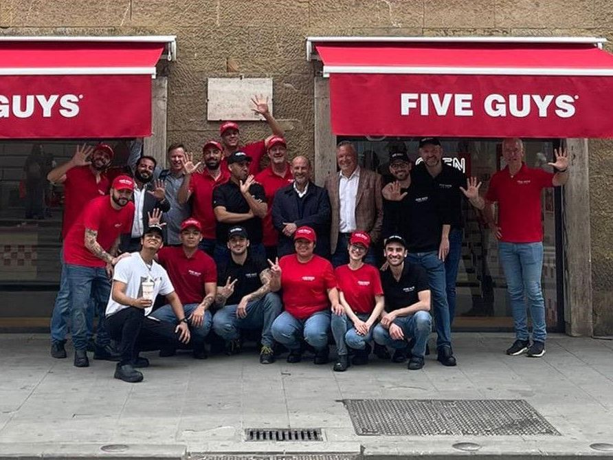 Five Guys a Firenze, la catena statunitense di fast food ha aperto alla ...
