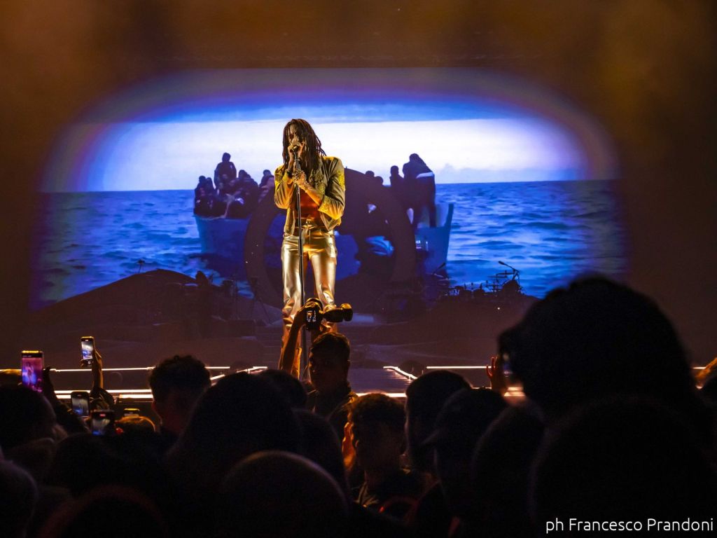 Ghali Live 2024: a Firenze lo show che porta il deserto nei palazzetti ...