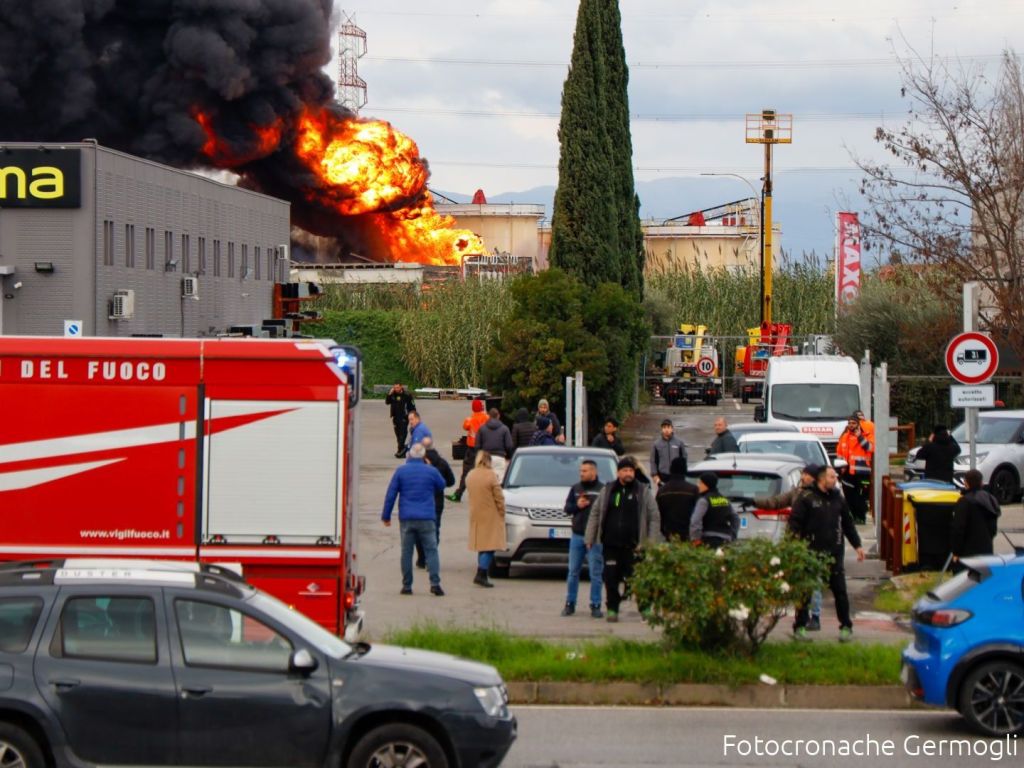 Esplosione Calenzano, proclamati due giorni di lutto cittadino e uno di ...