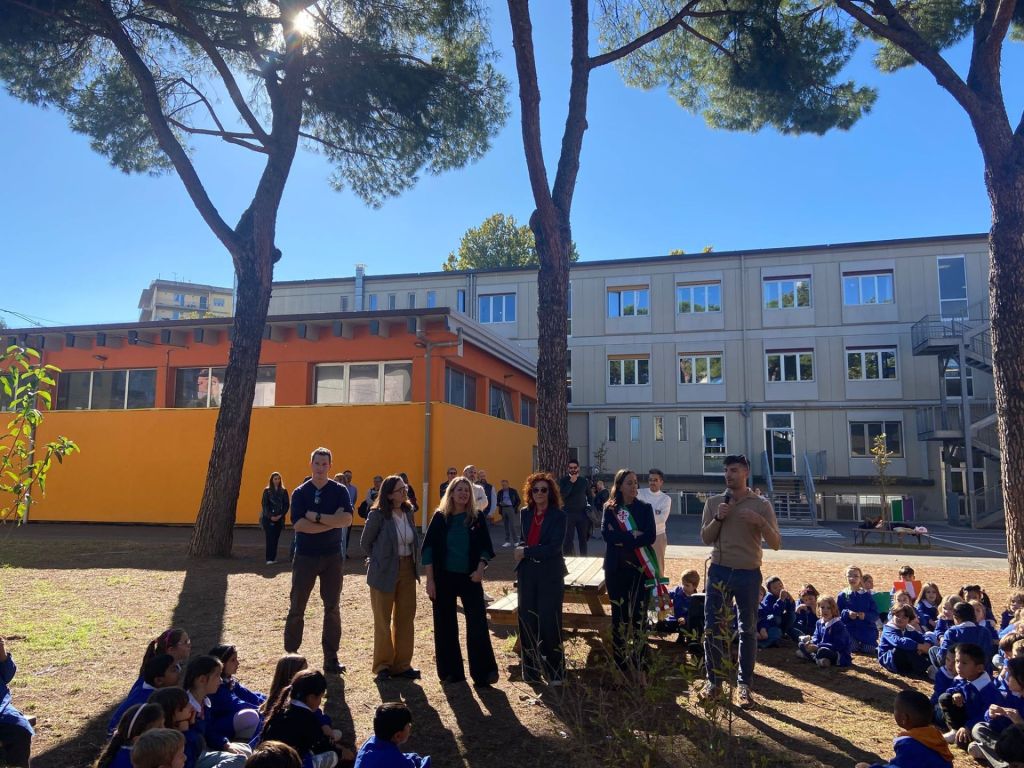 Firenze, inaugurato il nuovo giardino alla scuola Rodari: alberi da ...