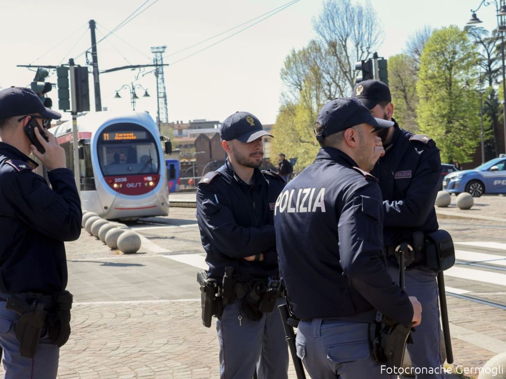 Tramvia, skimmer nelle macchinette dei biglietti per clonare le carte ...