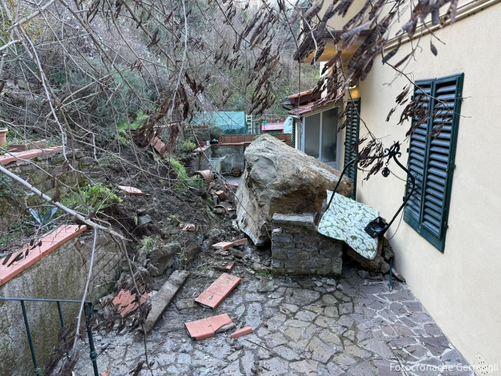 Frana sulla Faentina a Fiesole: strada chiusa e persone evacuate. La ...