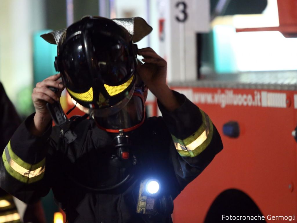 Firenze, incendio in un palazzo in centro: edificio evacuato