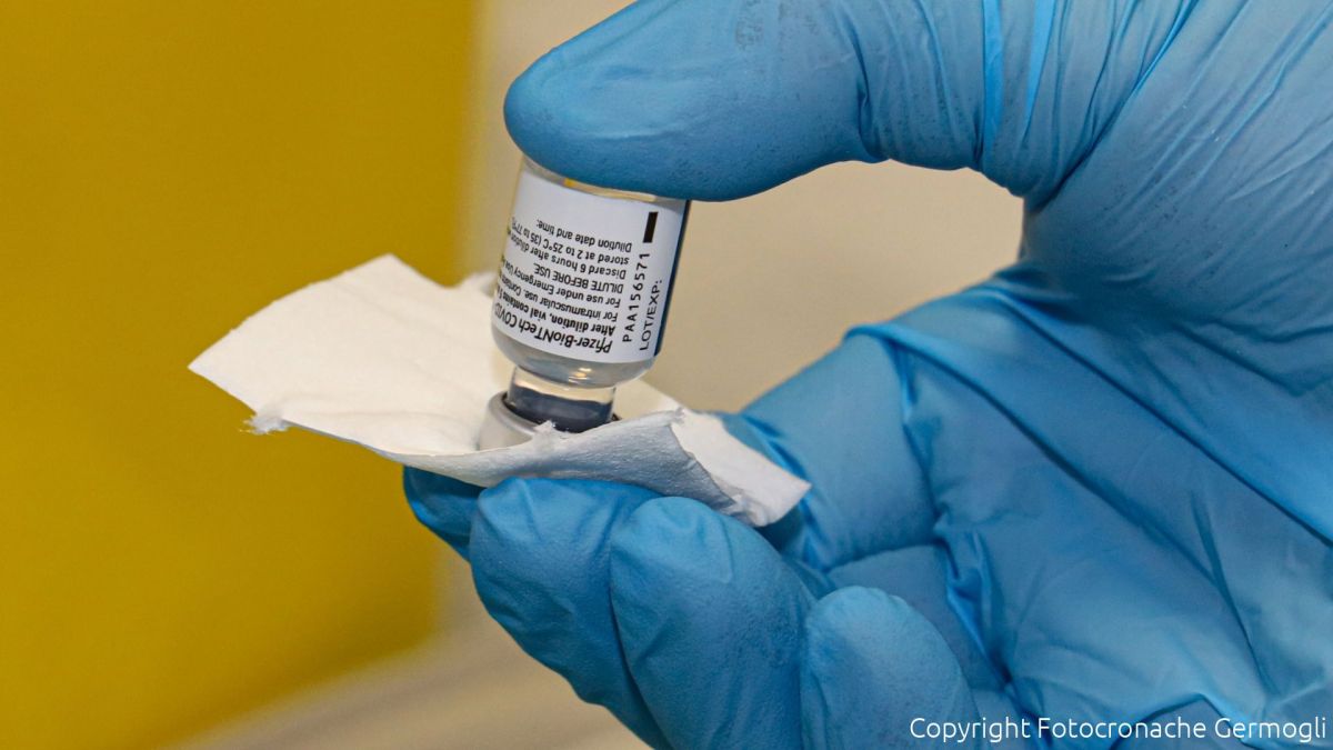 Covid, nuovo decreto: obbligo vaccinale per gli over 50. Tutte le misure