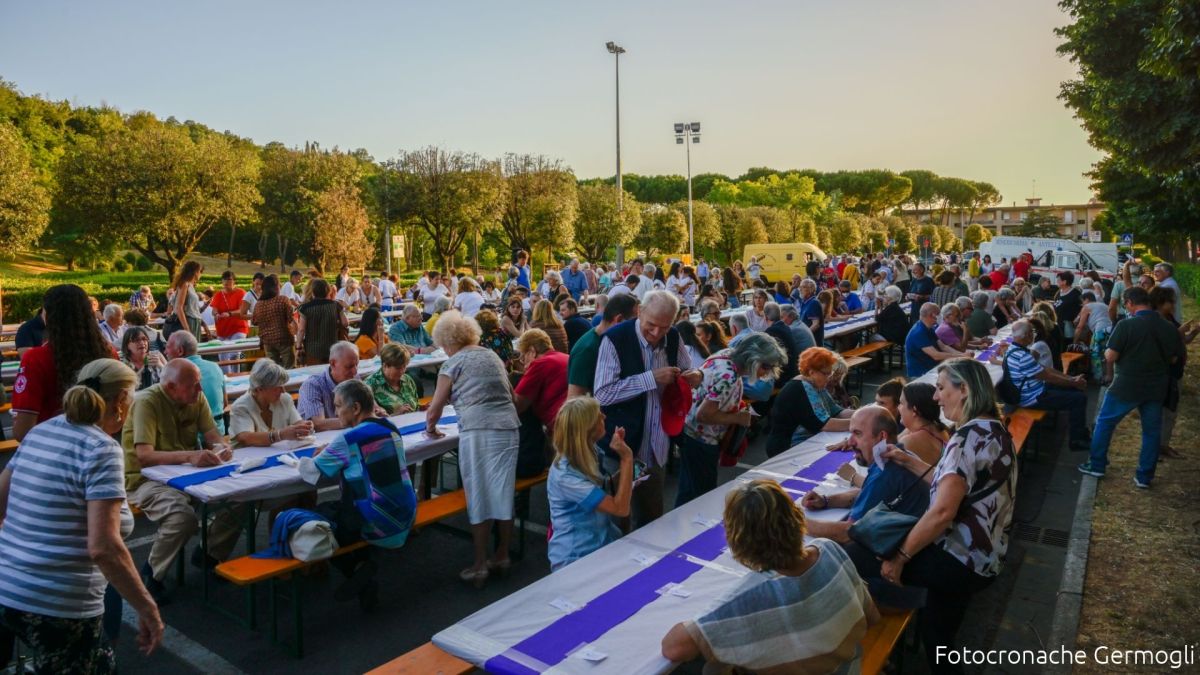 Cena in piazza, musica, cinema e mercatini: torna la festa del Patrono ...