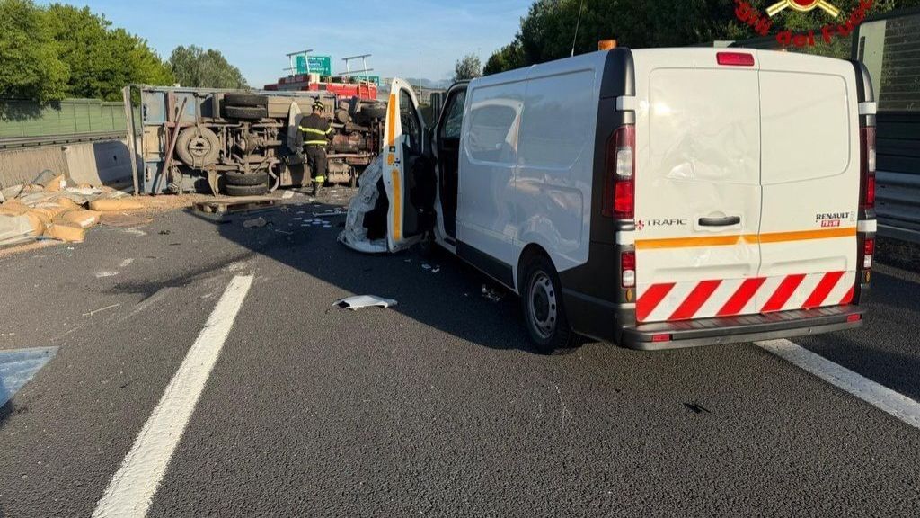 Incidente tra due furgoni sull’A11: un morto e un ferito grave ...