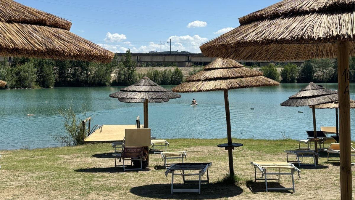 Signa, al via la riapertura ufficiale della spiaggia dei Renai: già ...