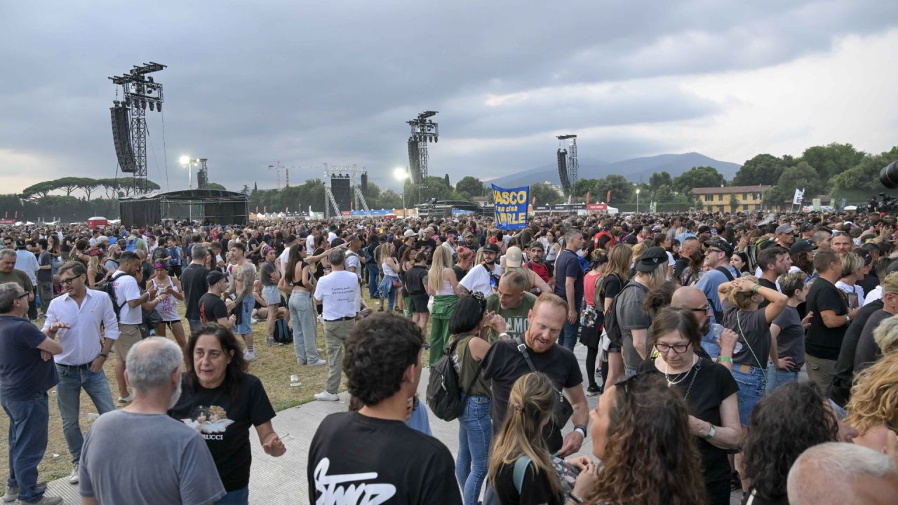 Vasco Rossi accende la Visarno Arena: 'Firenze, che serata magnifica'