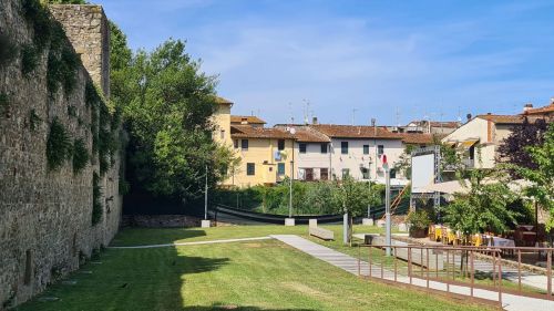 CineGiardino 'Dentro le Mura': torna il cinema sotto le stelle a Lastra ...