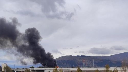 Esplosione e incendio in un deposito Eni a Calenzano: due persone ...