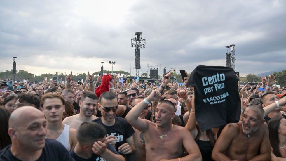 Vasco Rossi accende la Visarno Arena: 'Firenze, che serata magnifica'